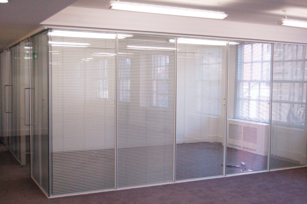 FREQUENCY 75 DOUBLE GLAZED WITH MULLIONS Up to 50dB Rw - Fusion Partitions
